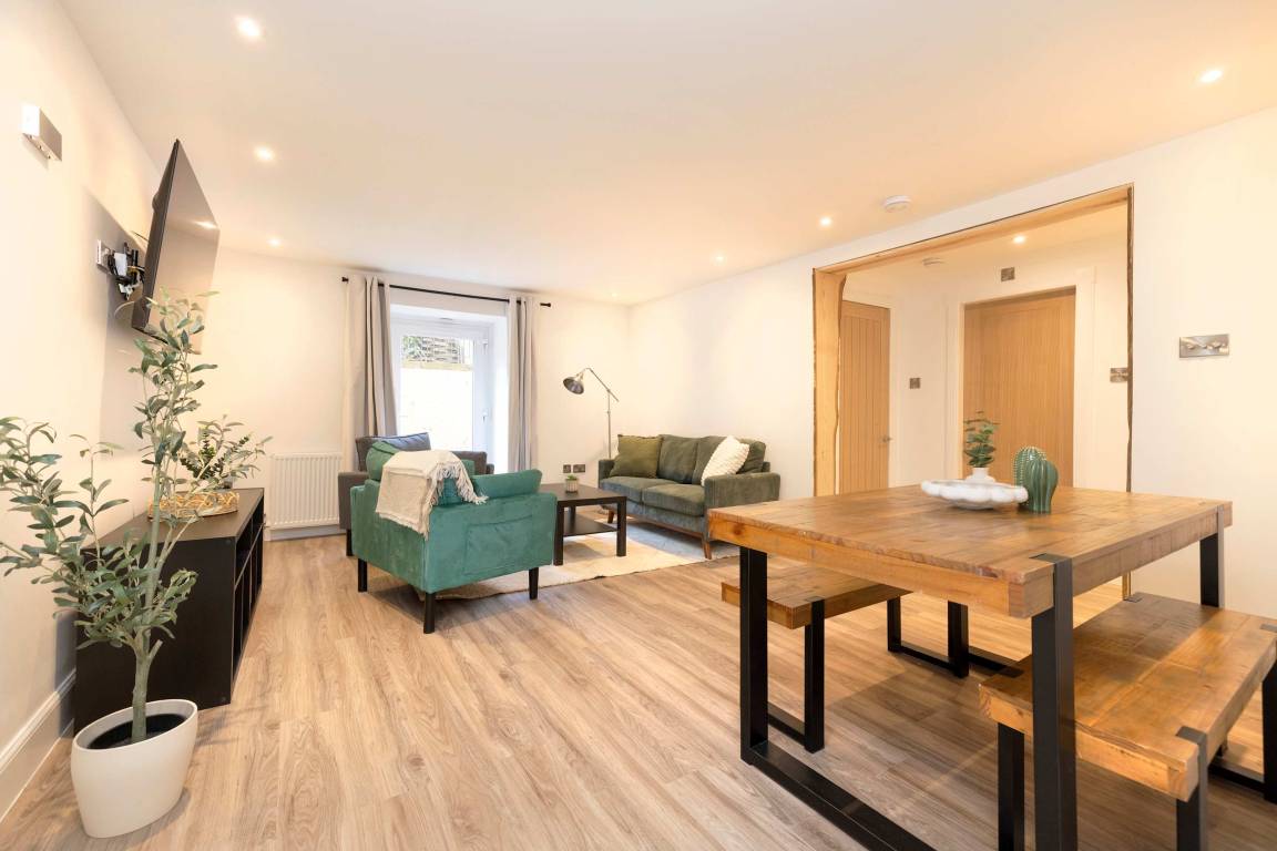 81 M² Ferienwohnung ∙ 3 Schlafzimmer ∙ 6 Gäste - Edinburgh