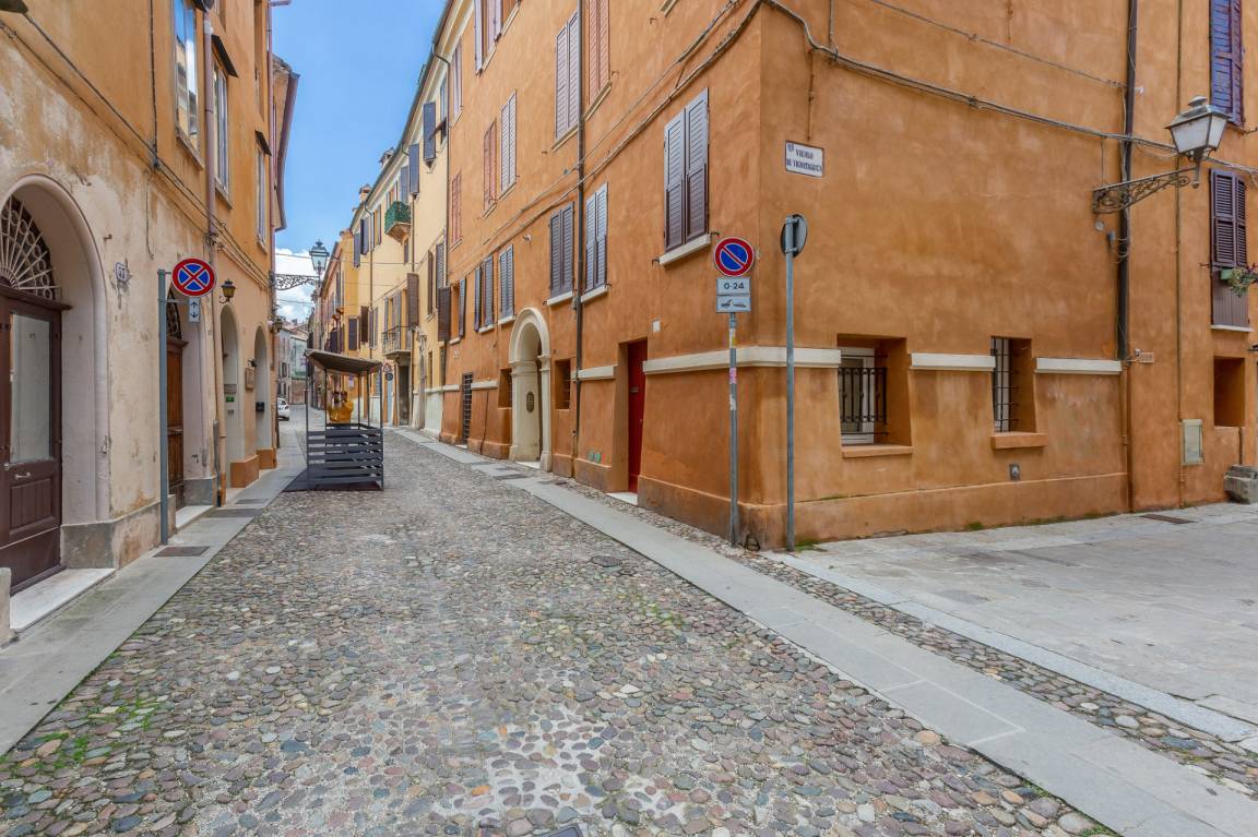 28 M² Apartment ∙ 1 Bedroom ∙ 2 Guests - Ferrara