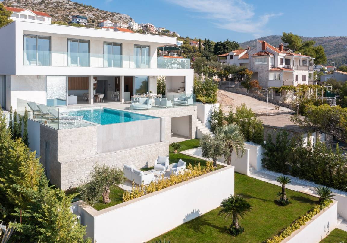 500 M² Villa ∙ 5 Habitaciones ∙ 10 Huéspedes - Primošten