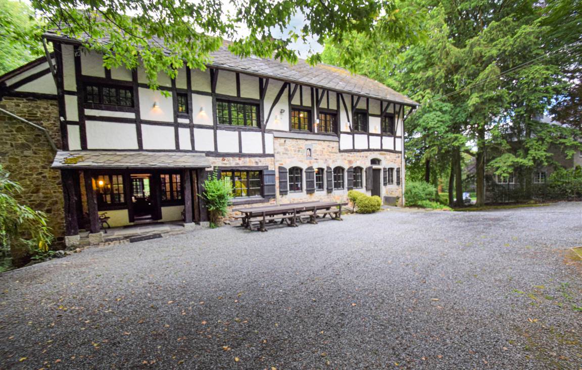 450 M² House ∙ 8 Bedrooms ∙ 20 Guests - Spa