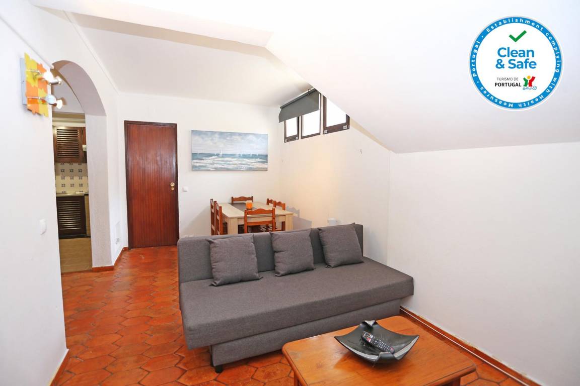 55 M² Apartment ∙ 2 Bedrooms ∙ 4 Guests - Guia