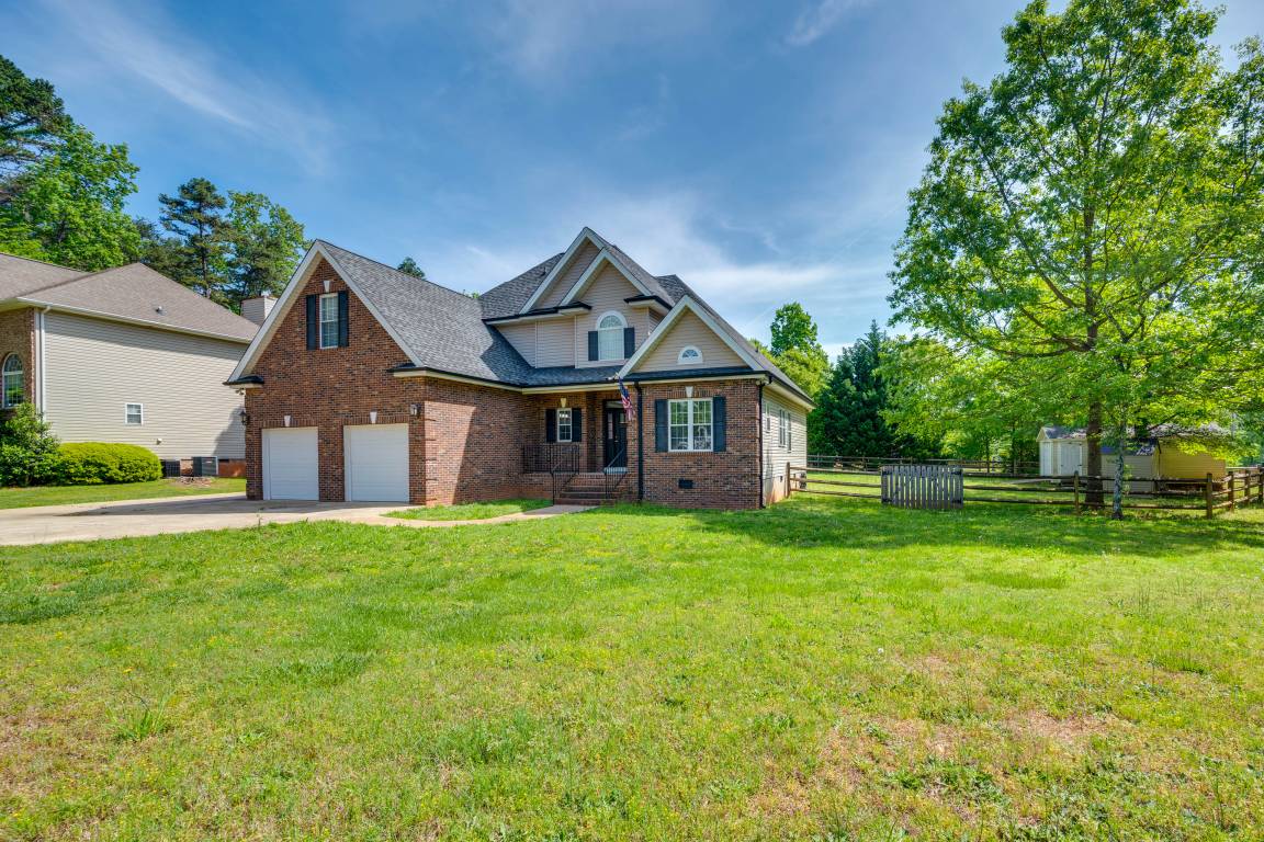 195 M² House ∙ 3 Bedrooms ∙ 6 Guests - Mooresville, NC