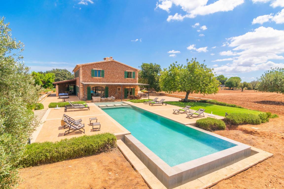 350 M² Villa ∙ 4 Habitaciones ∙ 8 Huéspedes - Santa Margalida