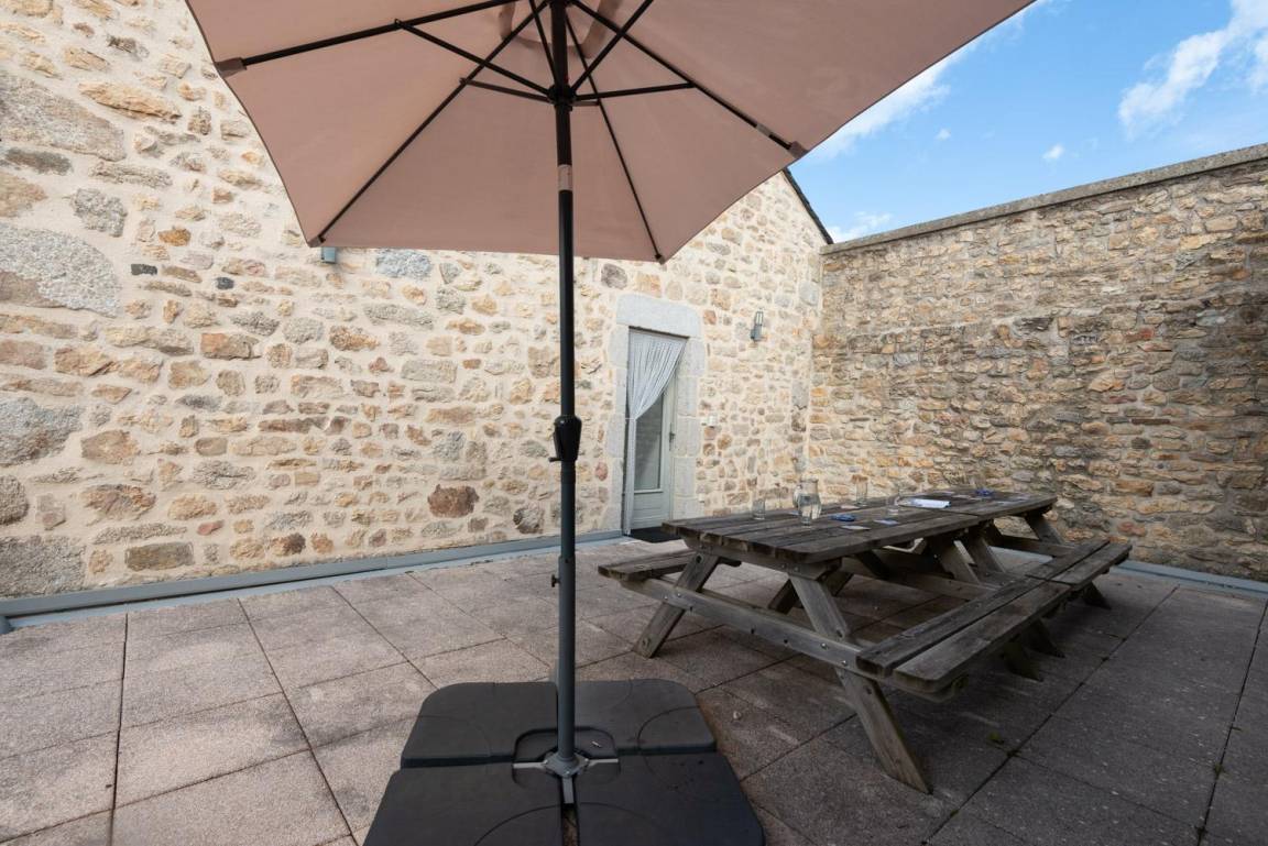 110 M² Gîte ∙ 3 Chambres ∙ 10 Personnes - Chaudes-Aigues
