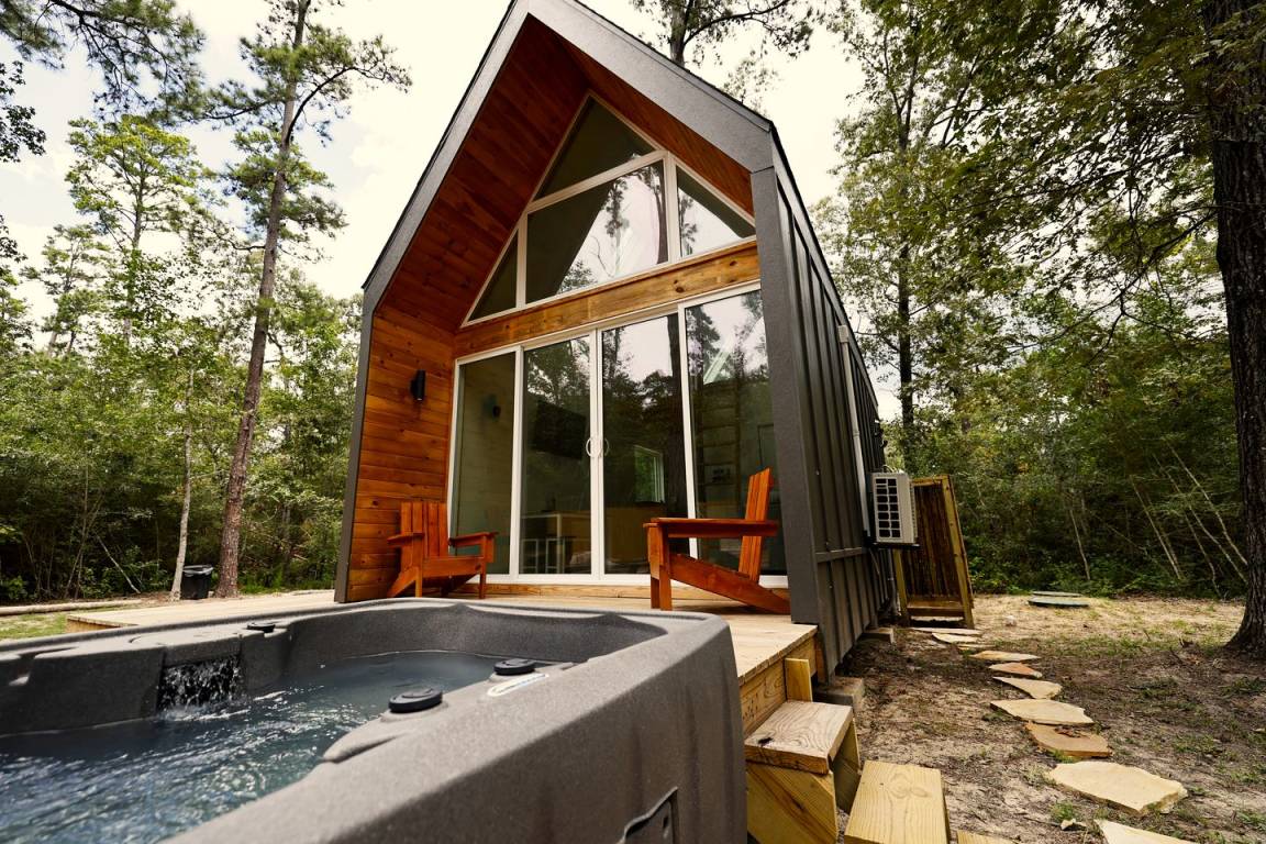 House ∙ 1 Bedroom ∙ 4 Guests - Lake Conroe, TX