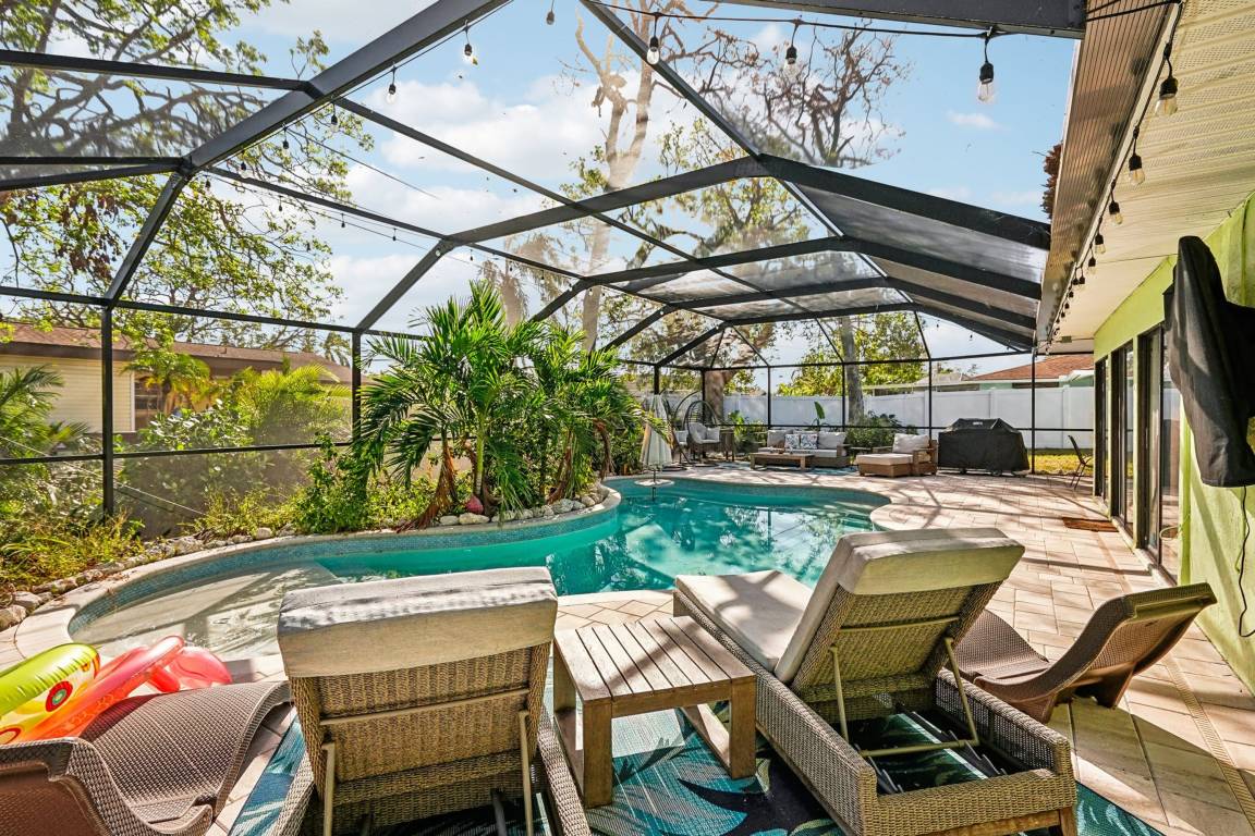 Apartment ∙ 4 Bedrooms ∙ 8 Guests - Bradenton, FL