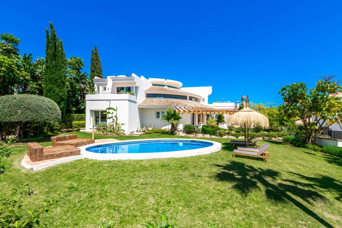 500 M² Villa ∙ 4 Bedrooms ∙ 8 Guests - Benahavís
