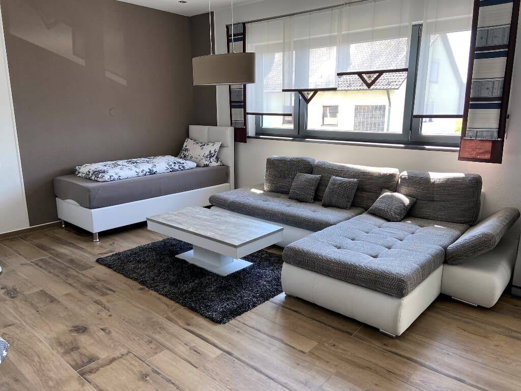 65 M² Ferienwohnung ∙ 1 Schlafzimmer ∙ 4 Gäste - Burglengenfeld
