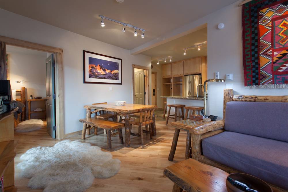 93 M² Apartamento ∙ 2 Habitaciones ∙ 6 Huéspedes - Mammoth Lakes, CA