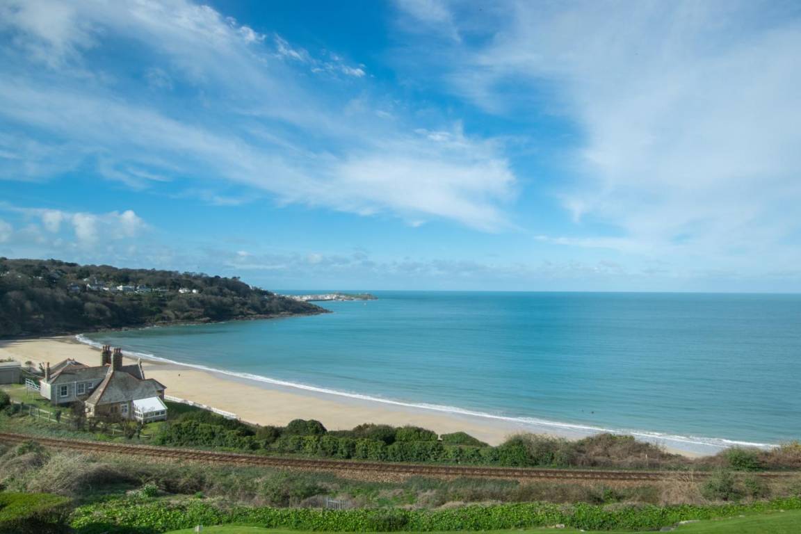 Apartment ∙ 2 Bedrooms ∙ 4 Guests - Carbis Bay