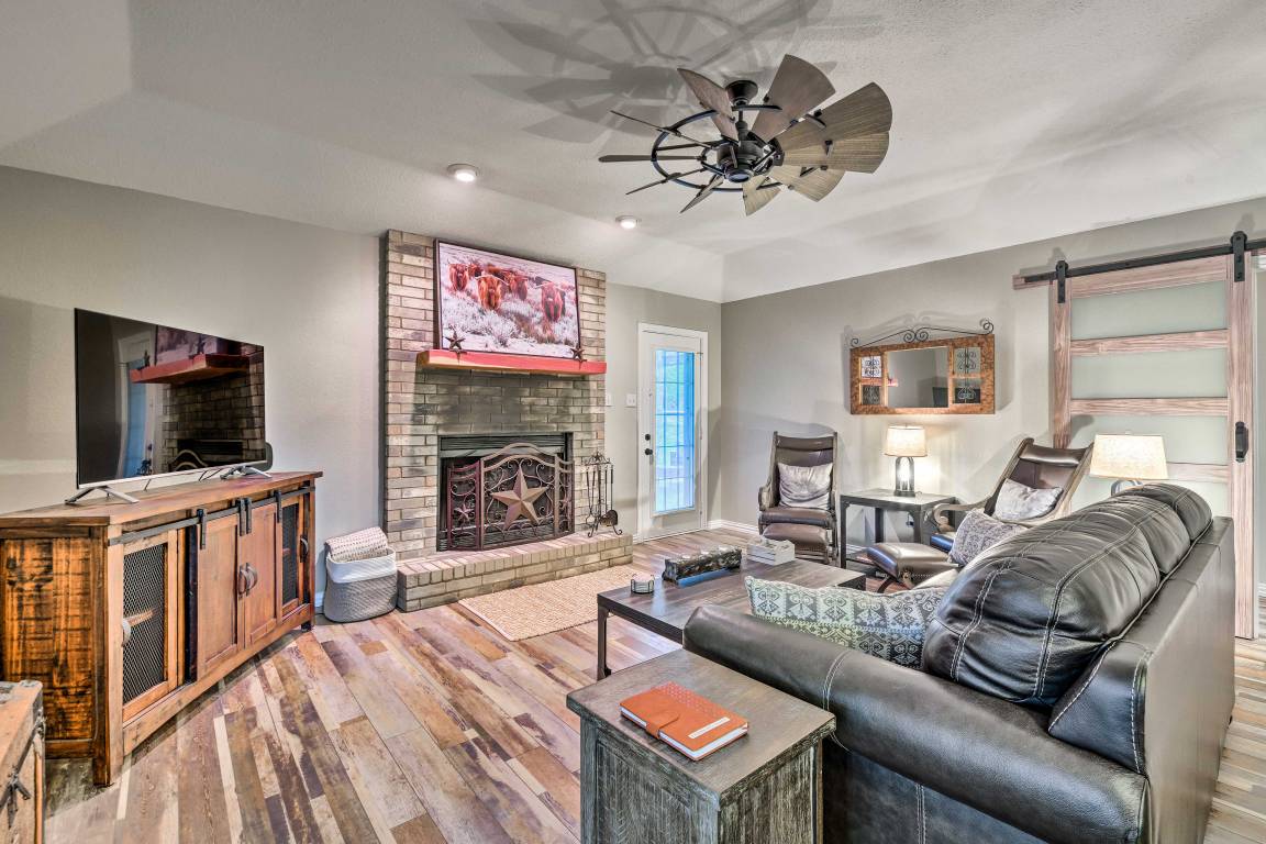 185 M² House ∙ 3 Bedrooms ∙ 6 Guests - Granbury, TX