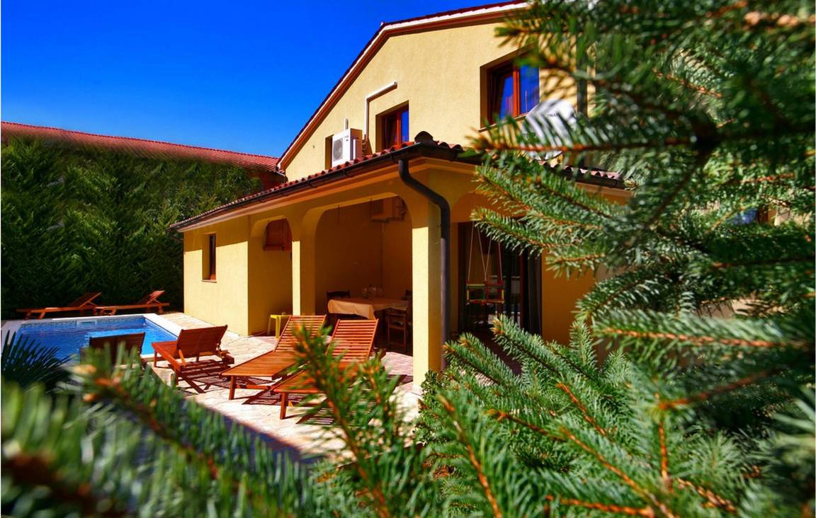 180 M² Ferienhaus ∙ 6 Schlafzimmer ∙ 12 Gäste - Premantura