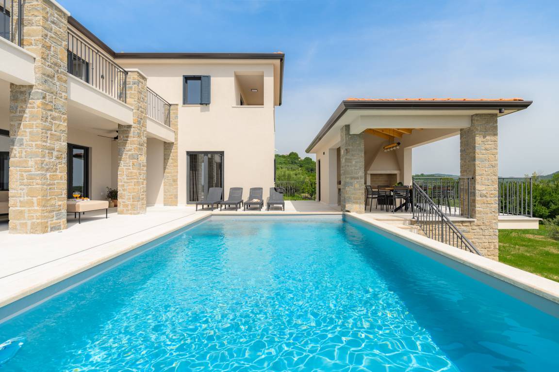 270 M² Villa ∙ 4 Makuuhuonetta ∙ 8 Vierasta - Sečovlje