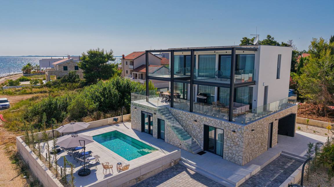 544 M² Villa ∙ 4 Schlafzimmer ∙ 10 Gäste - Vir