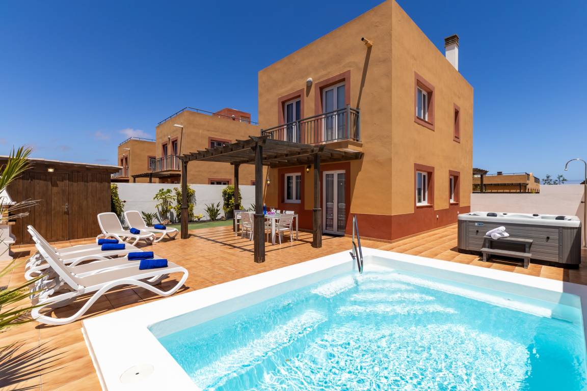 140 M² Villa ∙ 3 Schlafzimmer ∙ 6 Gäste - Corralejo