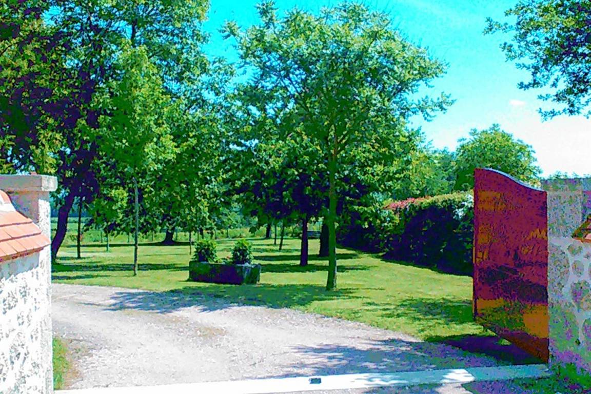 160 M² Ferienhaus ∙ 2 Schlafzimmer ∙ 4 Gäste - Varennes-sur-Allier
