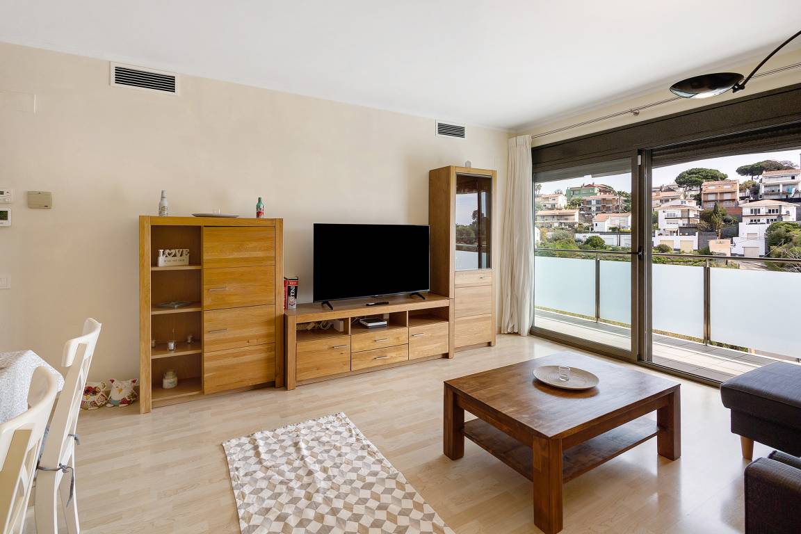 87 M² Apartamento ∙ 3 Habitaciones ∙ 6 Huéspedes - Mataró