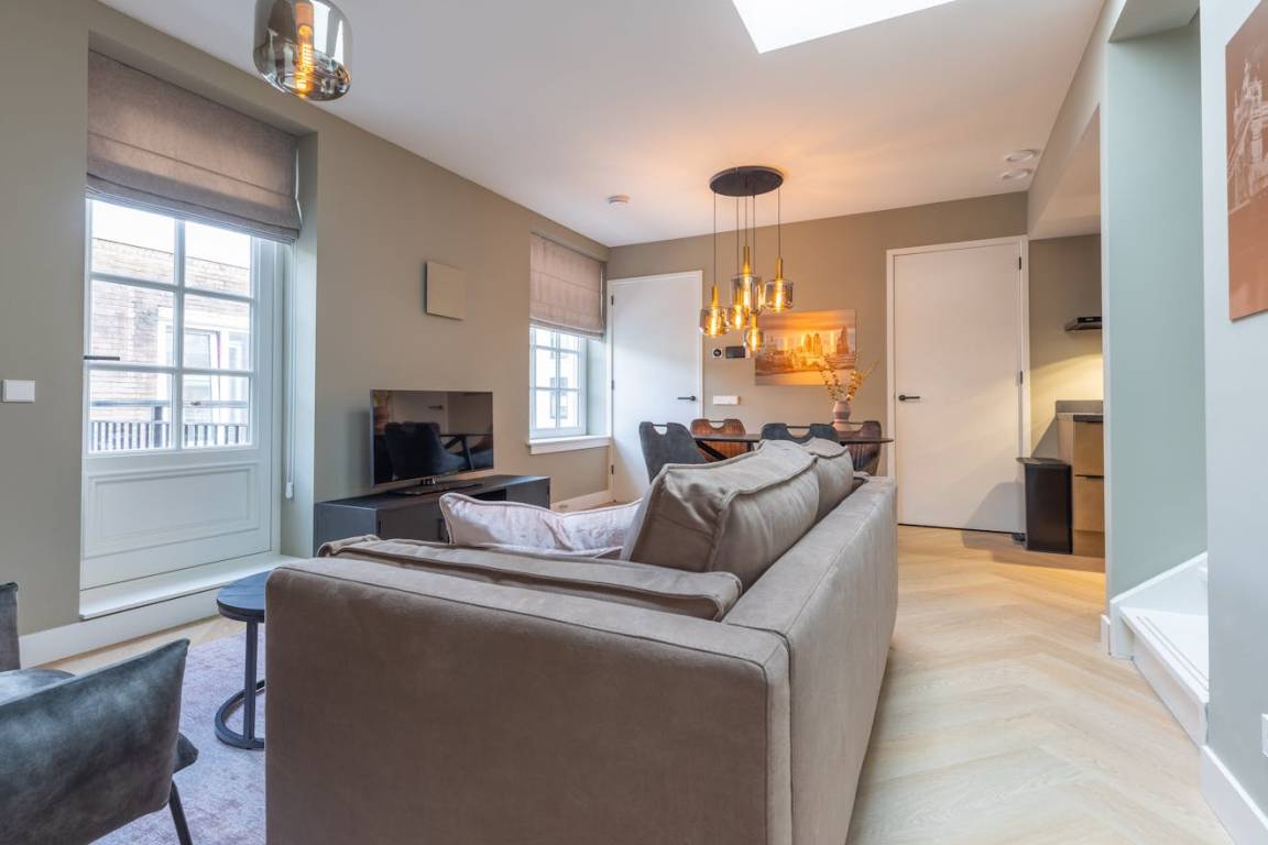 81 M² Apartment ∙ 2 Bedrooms ∙ 4 Guests - Hilversum