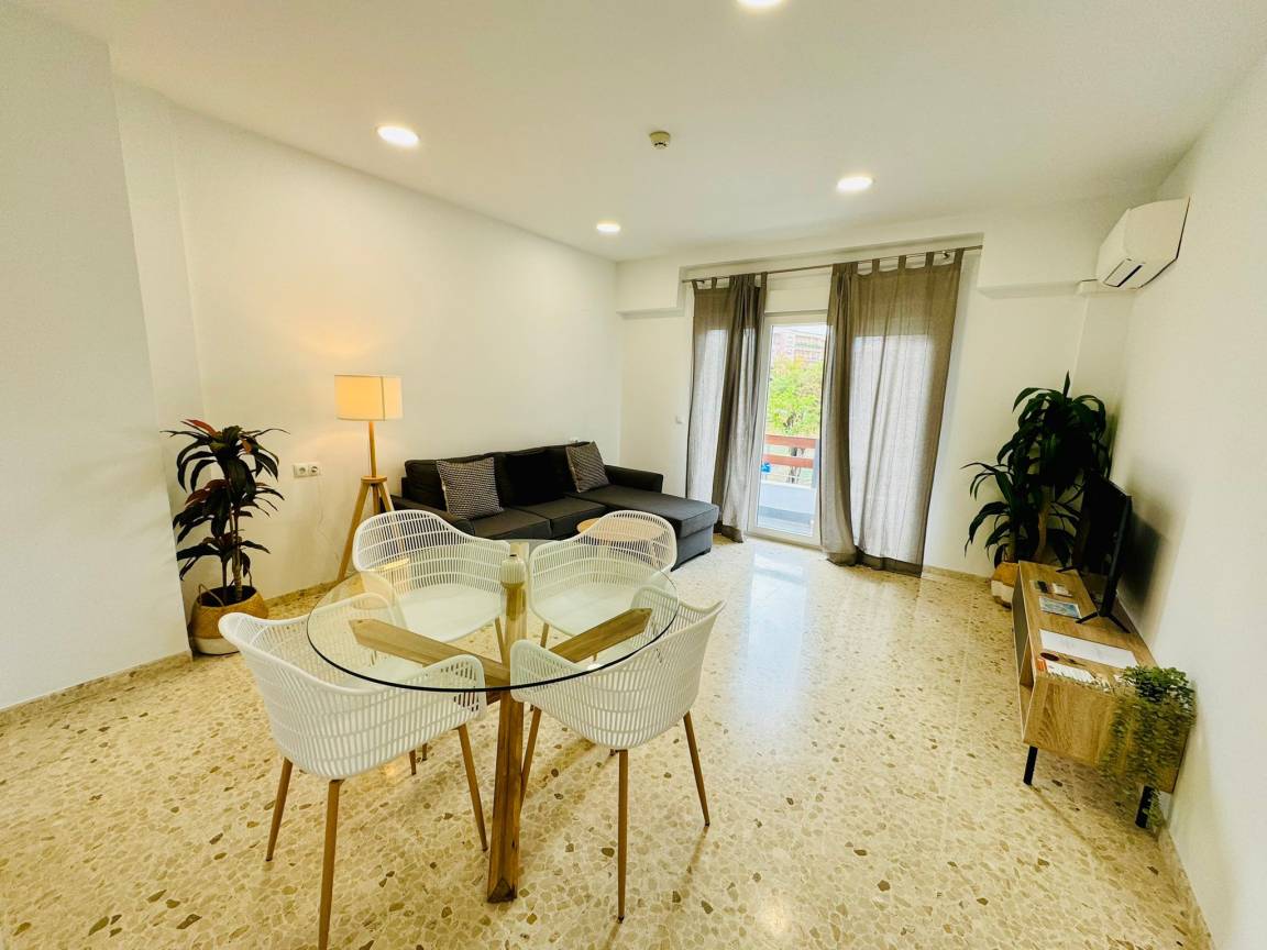 60 M² Apartamento ∙ 2 Habitaciones ∙ 6 Huéspedes - Cádiz