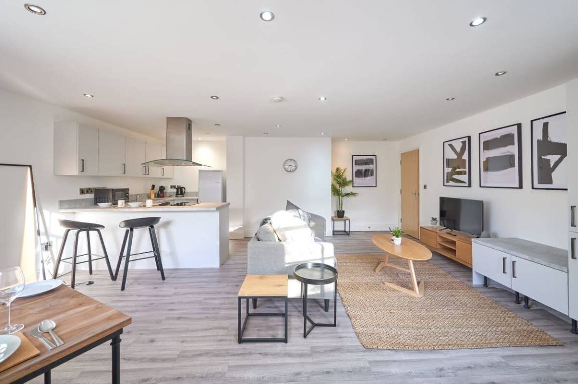 74 M² Apartment ∙ 2 Bedrooms ∙ 3 Guests - University of Central Lancashire