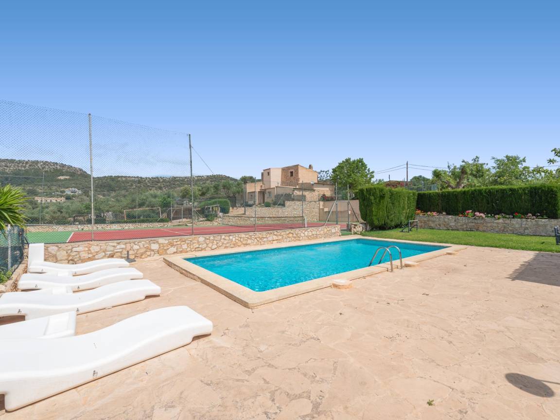 200 M² Mökki ∙ 3 Makuuhuonetta ∙ 6 Vierasta - Manacor