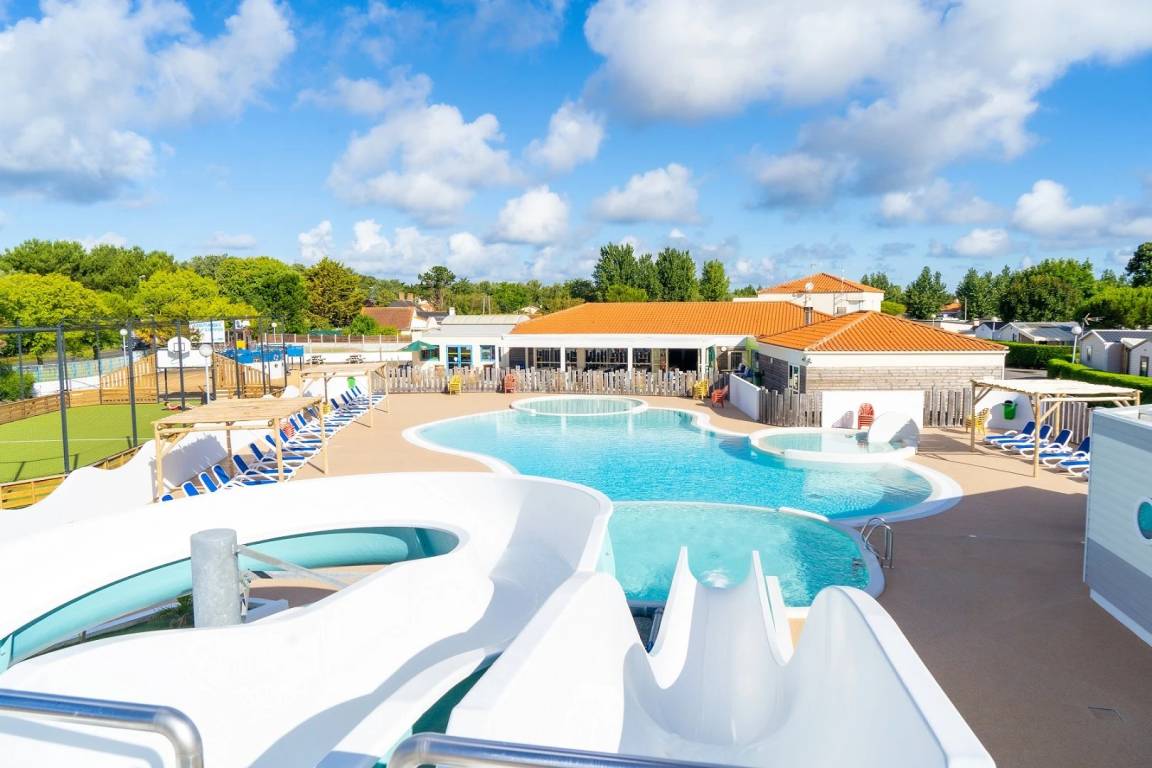 28 M² Camping ∙ 3 Chambres ∙ 8 Personnes - La Barre-de-Monts