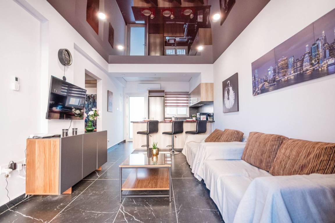 70 M² Apartamento ∙ 2 Habitaciones ∙ 4 Huéspedes - Larnaca