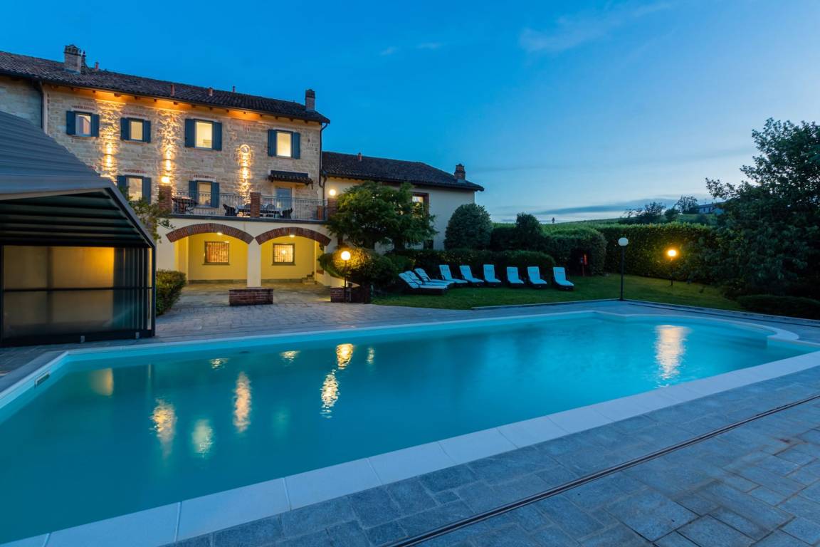Villa ∙ 6 Chambres ∙ 12 Personnes - Asti