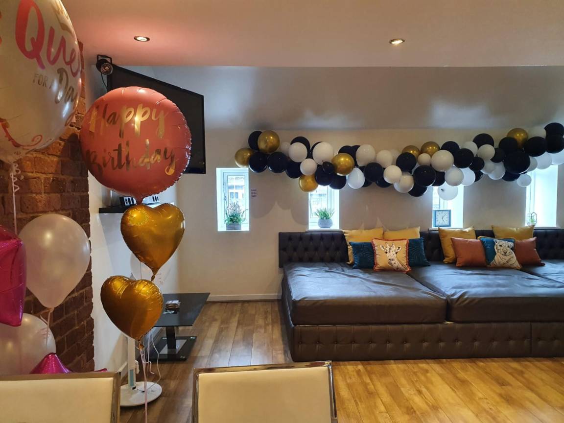 250 M² Apartment ∙ 5 Bedrooms ∙ 30 Guests - Liverpool