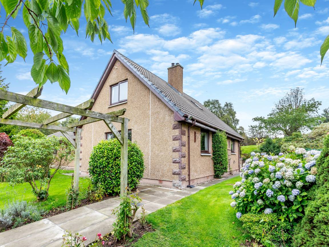 Cottage ∙ 2 Bedrooms ∙ 5 Guests - Nairn