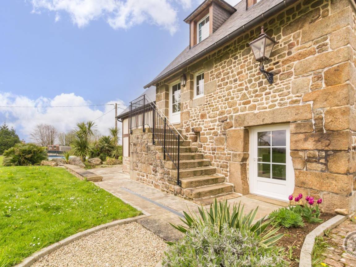 90 M² Cottage ∙ 2 Bedrooms ∙ 4 Guests - Normandy