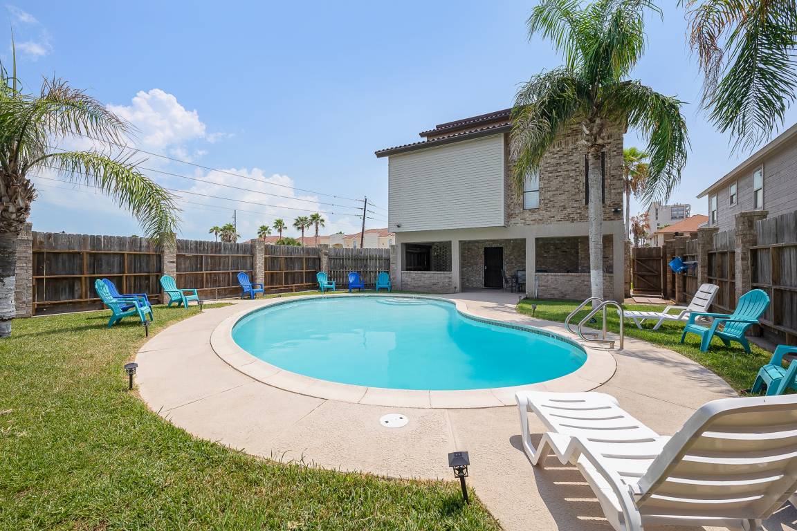 House ∙ 4 Bedrooms ∙ 16 Guests - South Padre Island, TX