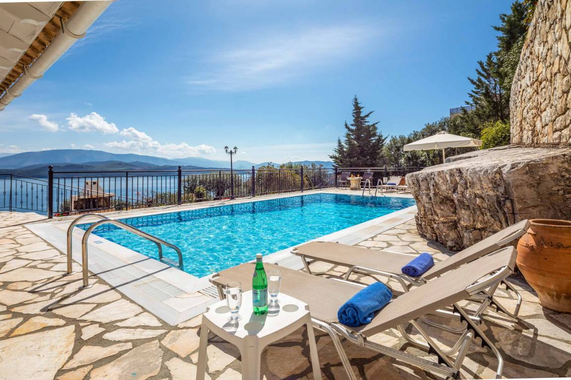 Villa ∙ 3 Bedrooms ∙ 6 Guests - Ksamil