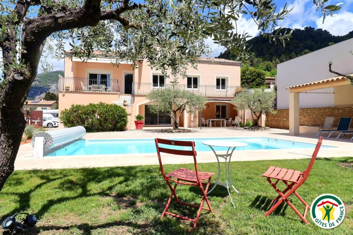 45 M² Gîte ∙ 1 Chambre ∙ 3 Personnes - Buis-les-Baronnies