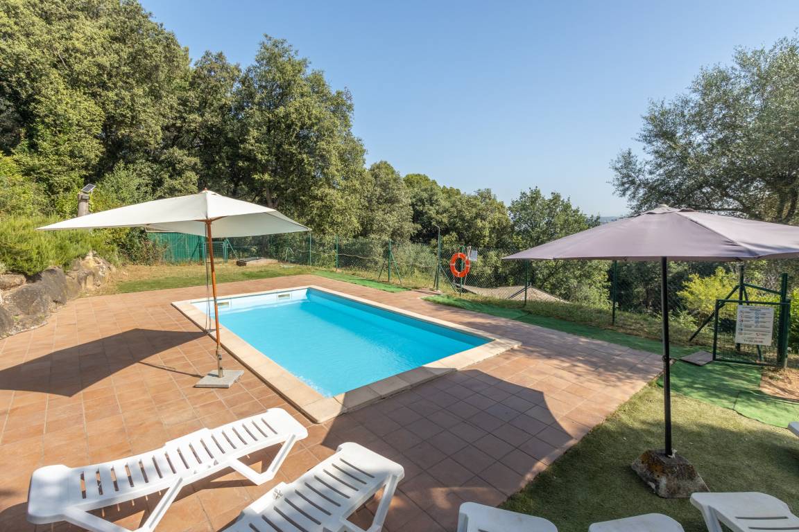 500 M² House ∙ 7 Bedrooms ∙ 24 Guests - Girona