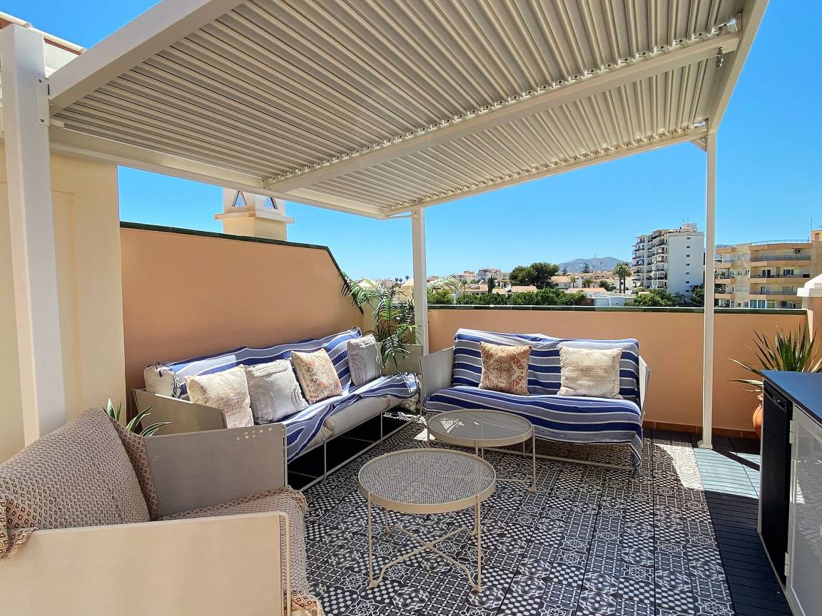 200 M² Villa ∙ 3 Bedrooms ∙ 8 Guests - Nerja