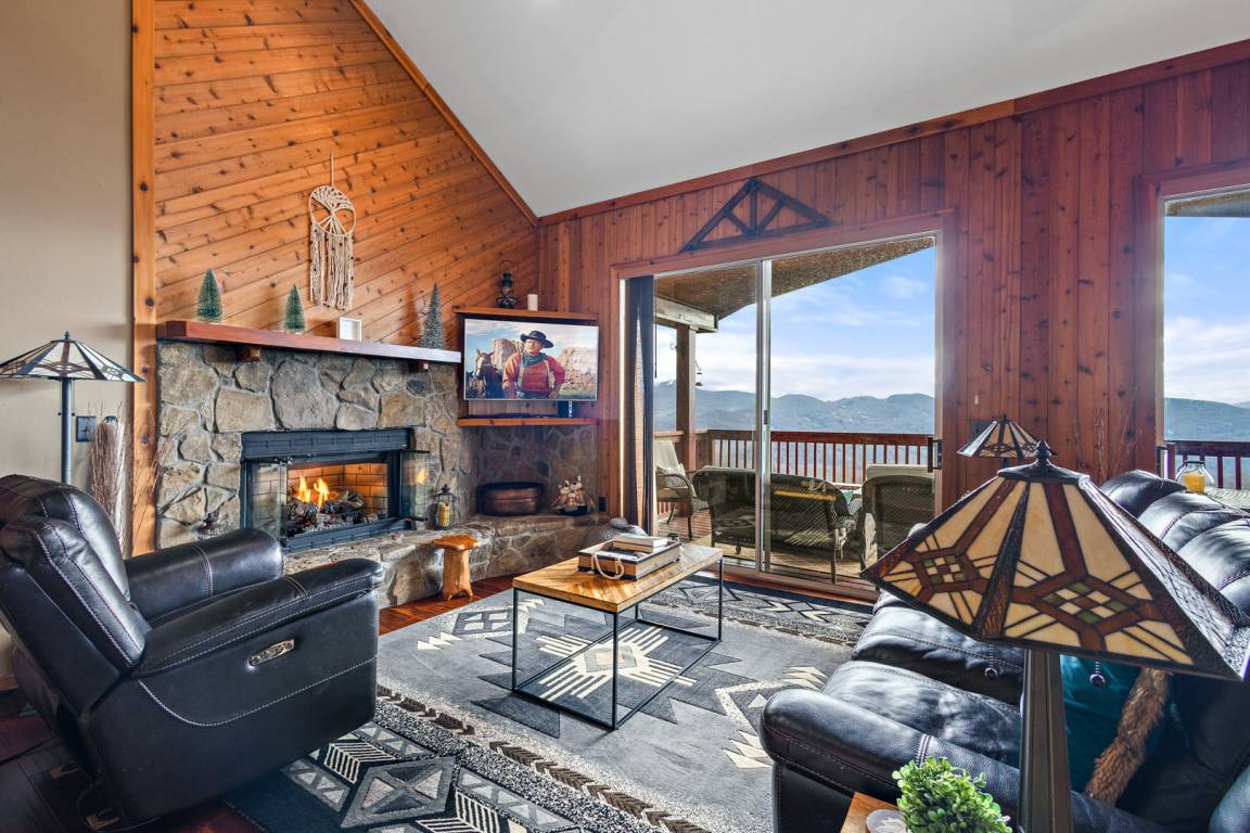 177 M² Cabin ∙ 4 Bedrooms ∙ 12 Guests - Beech Mountain, NC