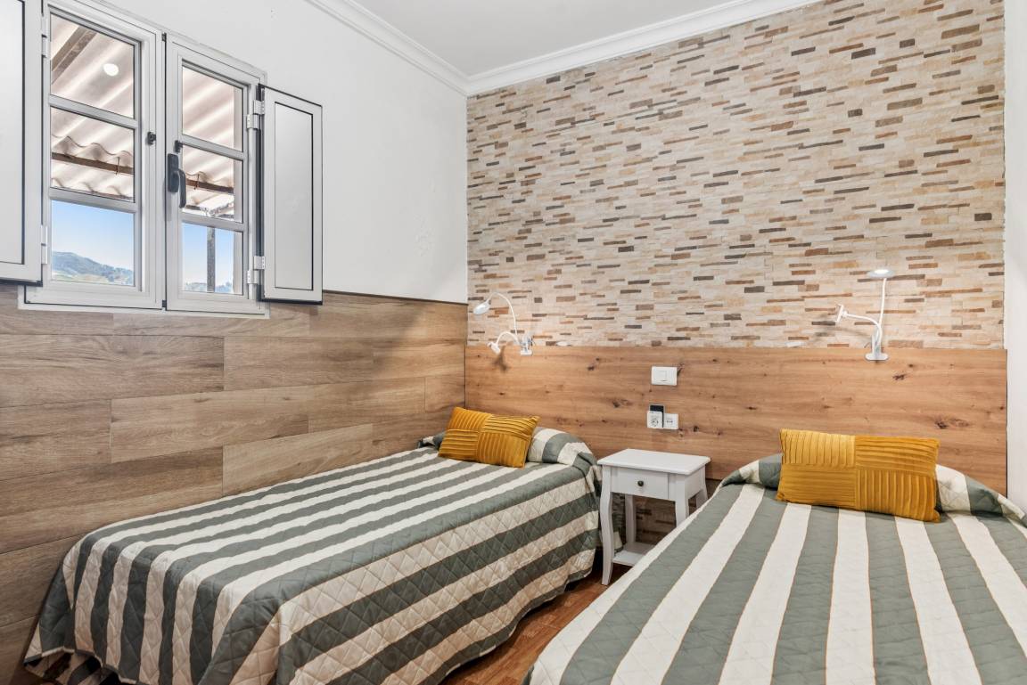 100 M² Chalet ∙ 3 Schlafzimmer ∙ 6 Gäste - Moya
