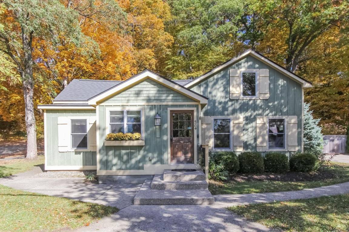 Apartment ∙ 2 Bedrooms ∙ 4 Guests - Saugatuck, MI
