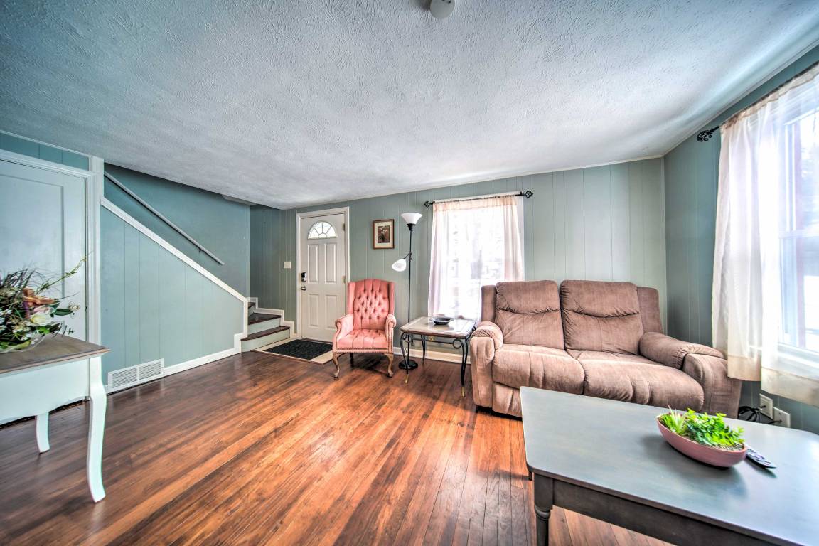 74 M² Apartment ∙ 2 Bedrooms ∙ 4 Guests - Willoughby, OH