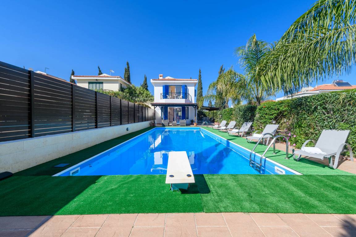 160 M² Villa ∙ 3 Bedrooms ∙ 6 Guests - Protaras