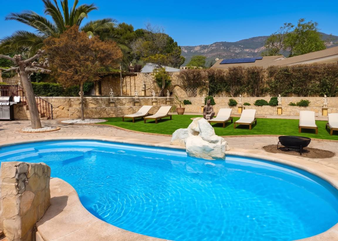 440 M² Villa ∙ 8 Chambres ∙ 18 Personnes - Siurana