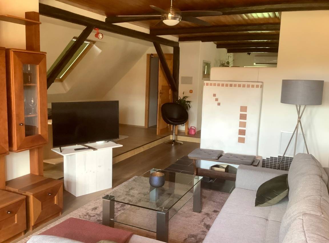 87 M² Ferienwohnung ∙ 2 Schlafzimmer ∙ 4 Gäste - Extertal