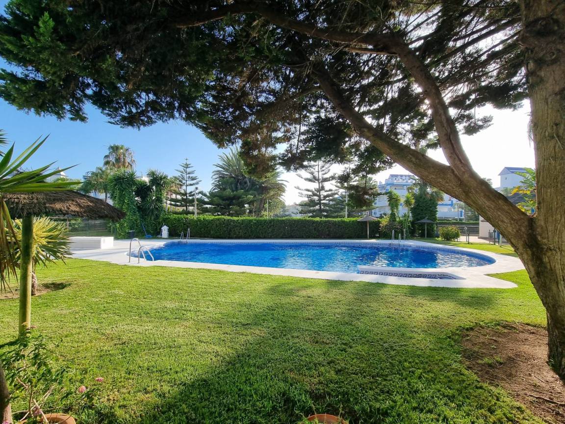 75 M² Apartamento ∙ 2 Habitaciones ∙ 7 Huéspedes - Rota