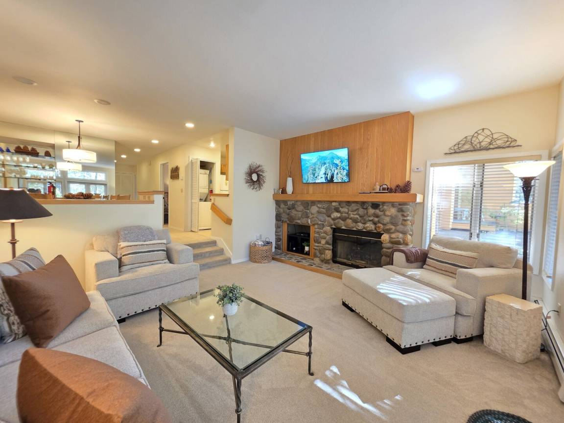 102 M² Ferienwohnung ∙ 2 Schlafzimmer ∙ 4 Gäste - Carson City, NV