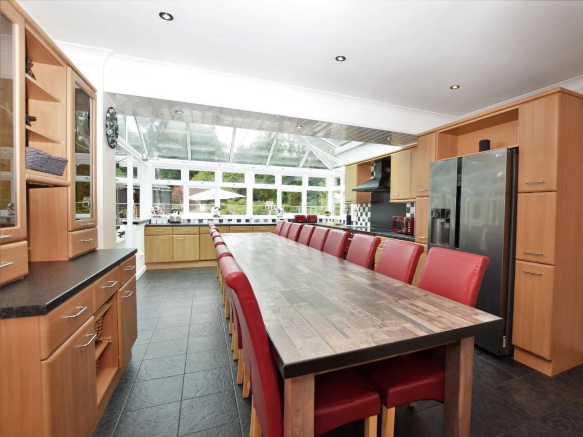 Cottage ∙ 10 Bedrooms ∙ 22 Guests - Wales