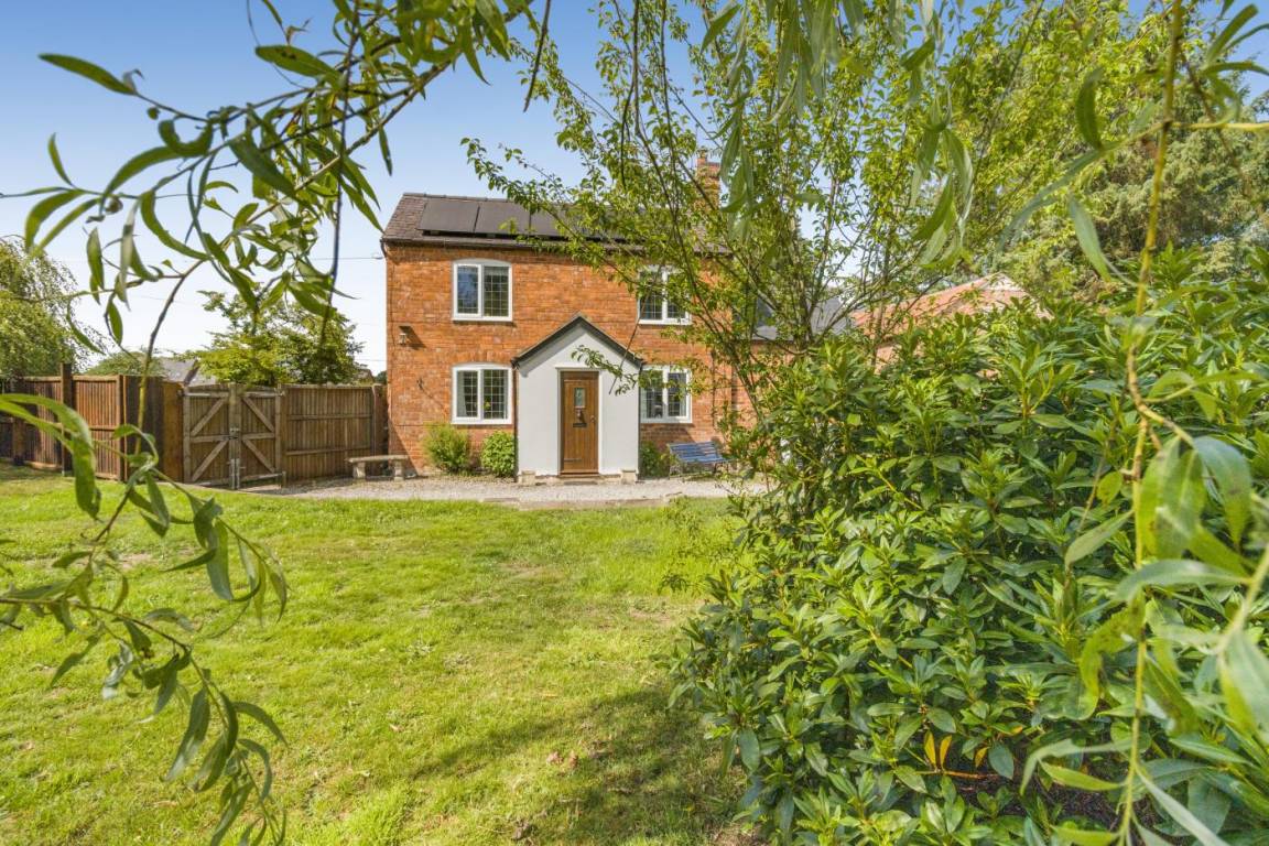 Cottage ∙ 4 Bedrooms ∙ 8 Guests - Shropshire