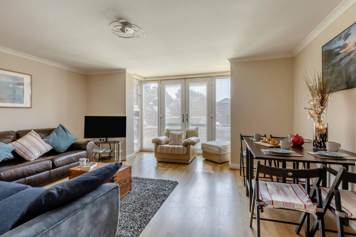 Apartment ∙ 2 Bedrooms ∙ 4 Guests - Dorchester