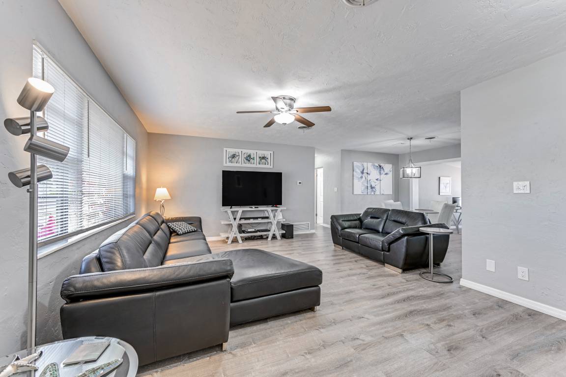 119 M² House ∙ 2 Bedrooms ∙ 8 Guests - Venice, FL