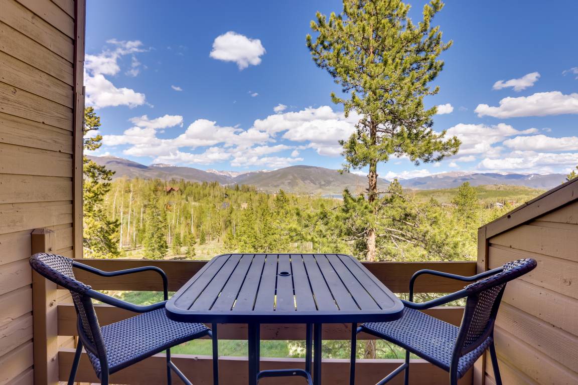 167 M² Apartment ∙ 3 Bedrooms ∙ 8 Guests - Silverthorne, CO